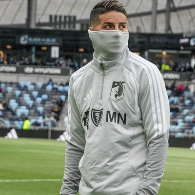 James sorprende en el Minnesota y está listo para su debut ...