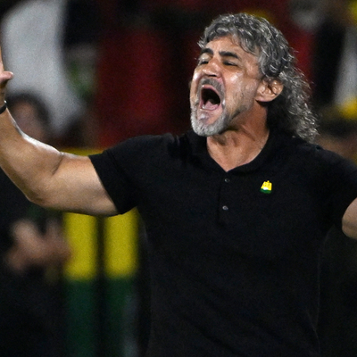 Problemas en el Medellín para contratar a Leonel Álvarez; revelan detalles