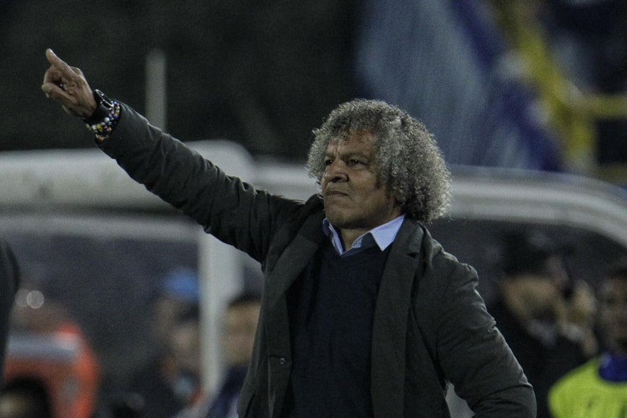 "Gamero deja de inventar en las finales": críticas al técnico de Millo