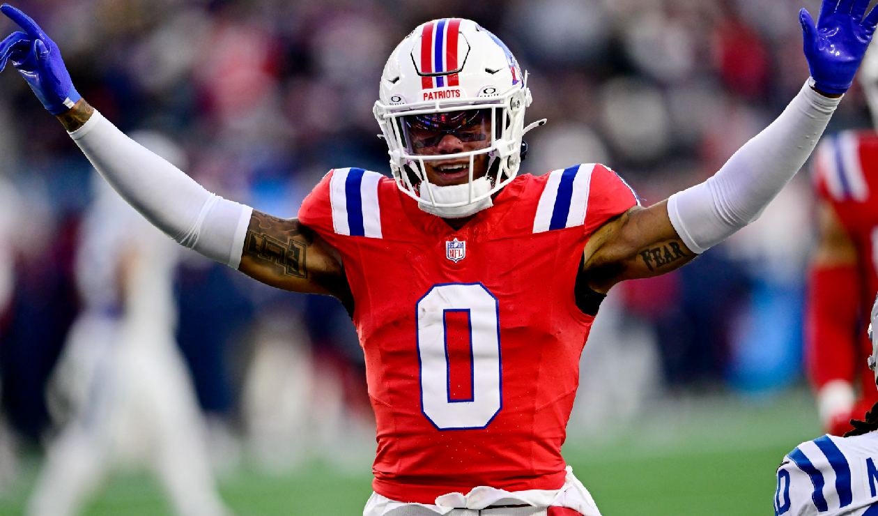 Colombiano Christian González, nominado a importante premio en la NFL