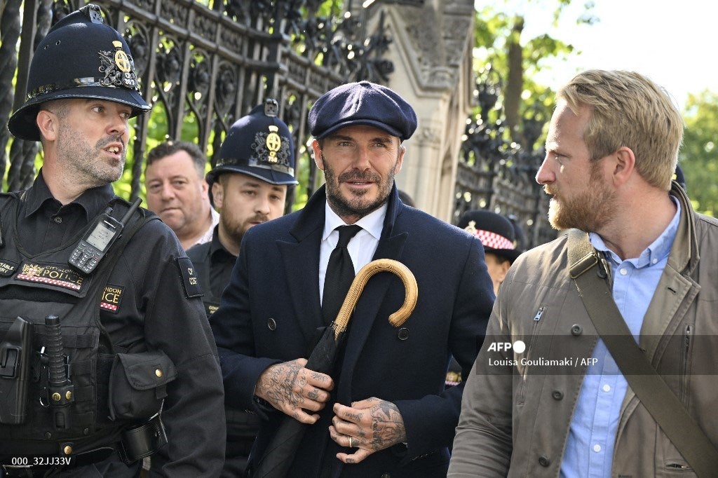David Beckham hizo fila para entrar a ver a la reina Isabel