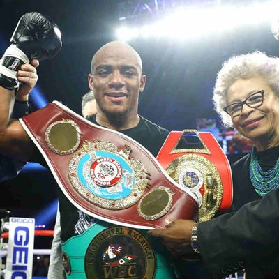 Boxeador colombiano Óscar Rivas pactó su primera pelea de 2019